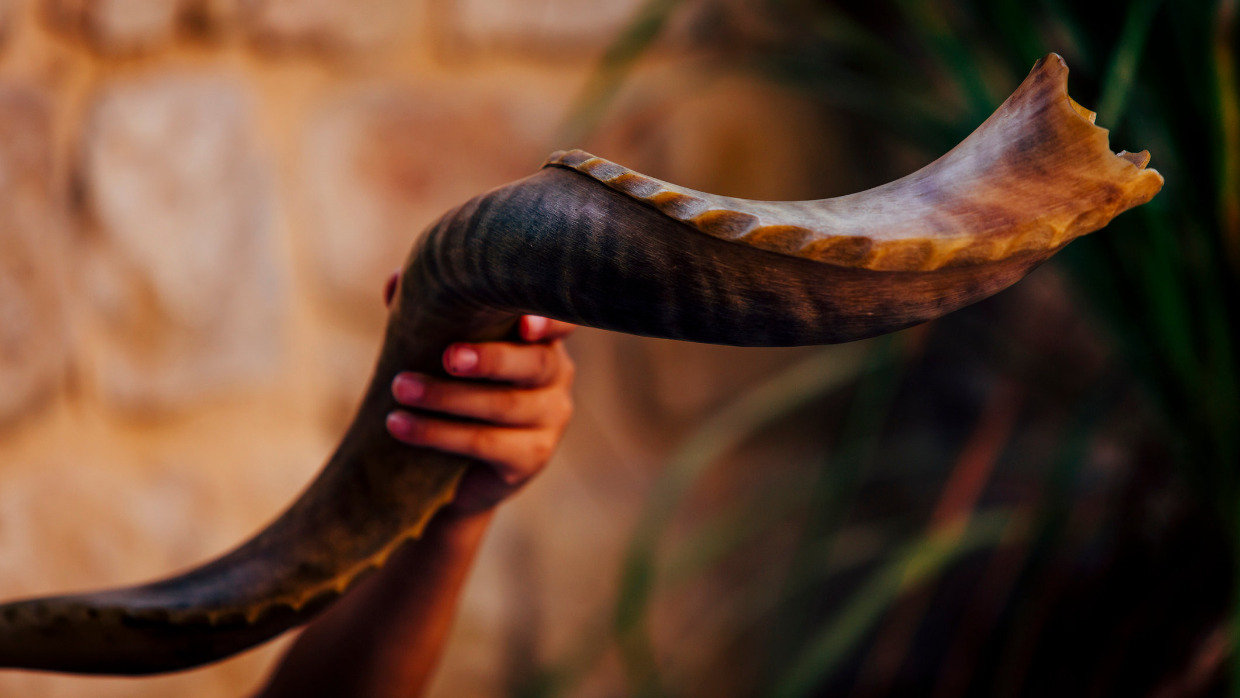 Elementos judaizantes en la adoración cristiana: El uso del shofar ...